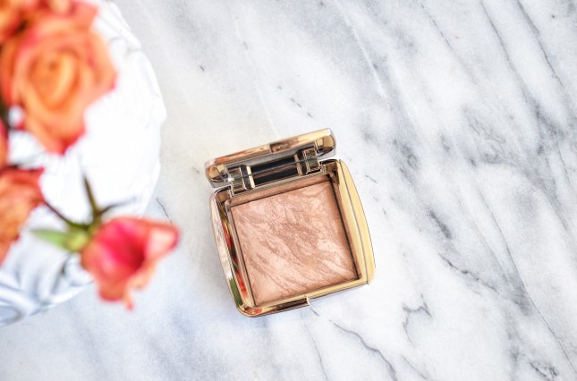 Hourglass Ambient Bronzer in Radiant Bronze Light, Review and Swatches ...